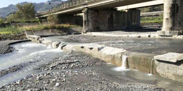 Santa Teresa di Riva, variation to the Agrò bridge project and ...
