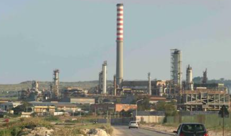 Lukoil must return to the Priolo refinery. But Isab doesn't agree ...