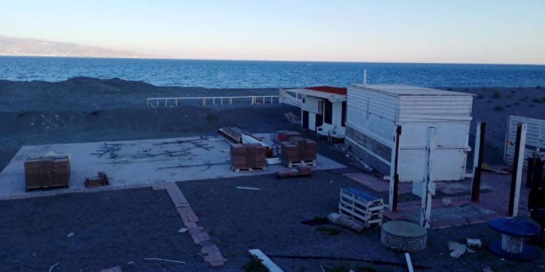 Messina, beach devastated by the cyclone: after solidarity only silence